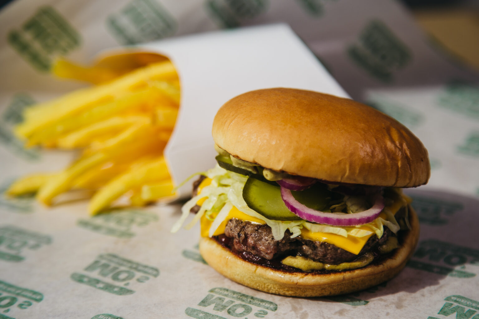 MO'S BURGERS & MORE - MOst wanted burgers din Sibiu!